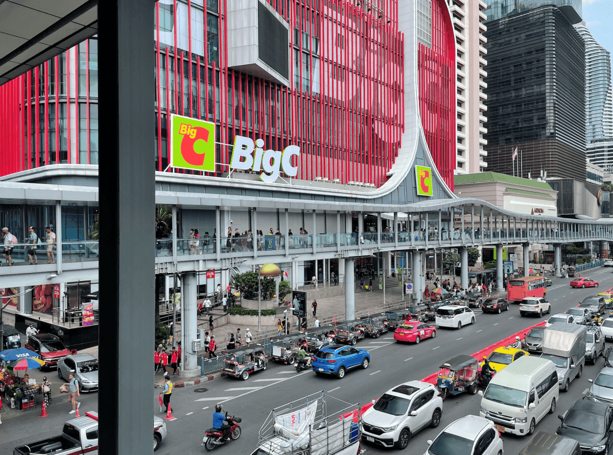 【泰國必買伴手禮推薦】Big C旗艦店＆全曼谷最大百貨Central World 退稅教學、交通整理、金箔泰奶Karun Thai Tea ...